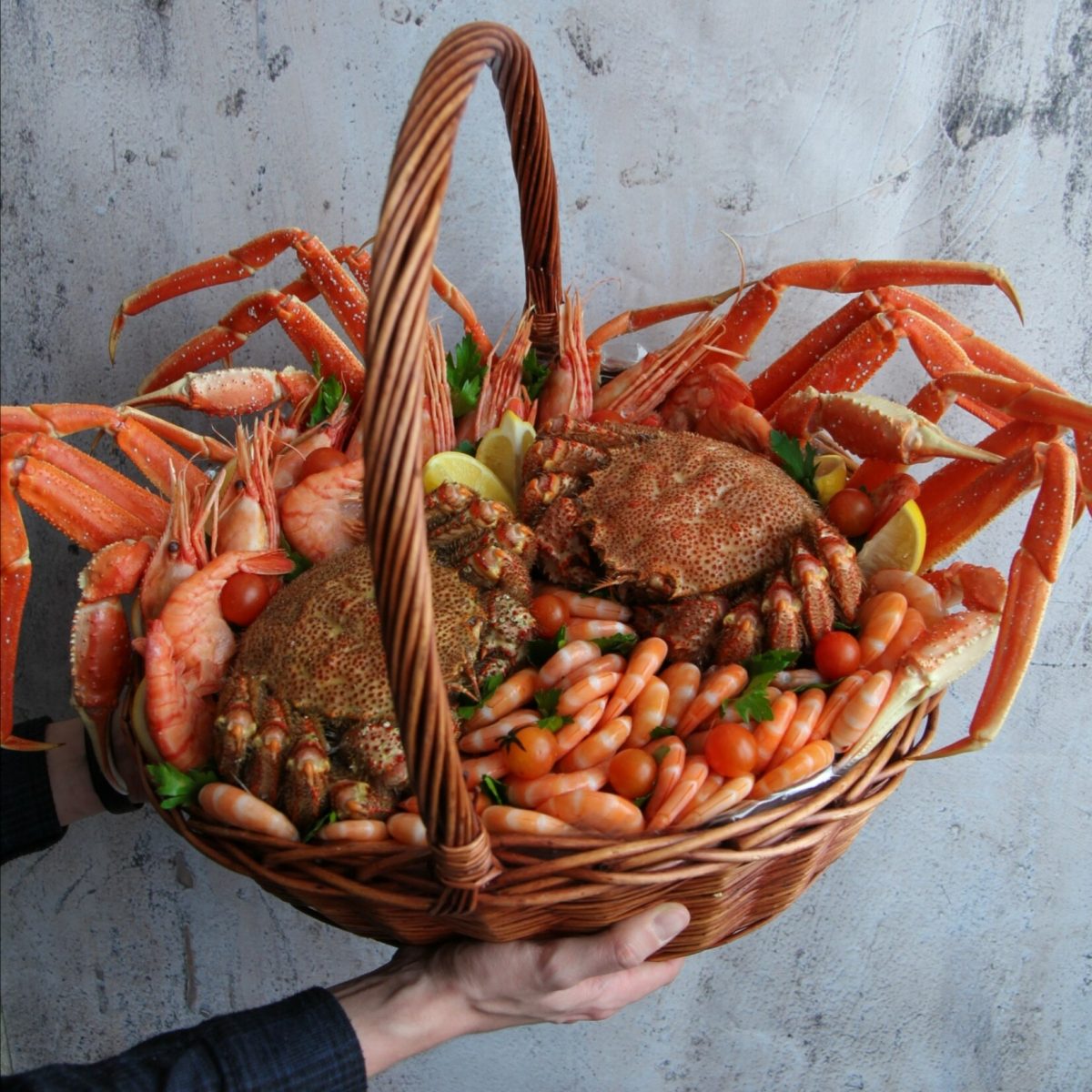 Купить корзину с крабом и креветками по доступной цене с доставкой в ...